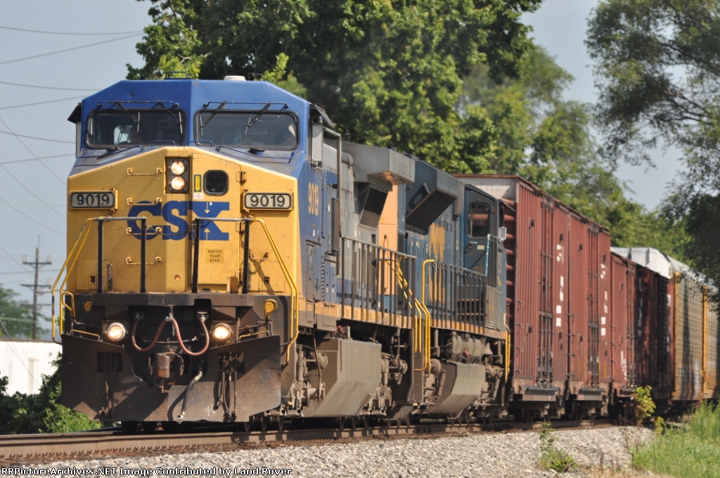 CSXT 9019 On CSX Q 241-09 Eastbound